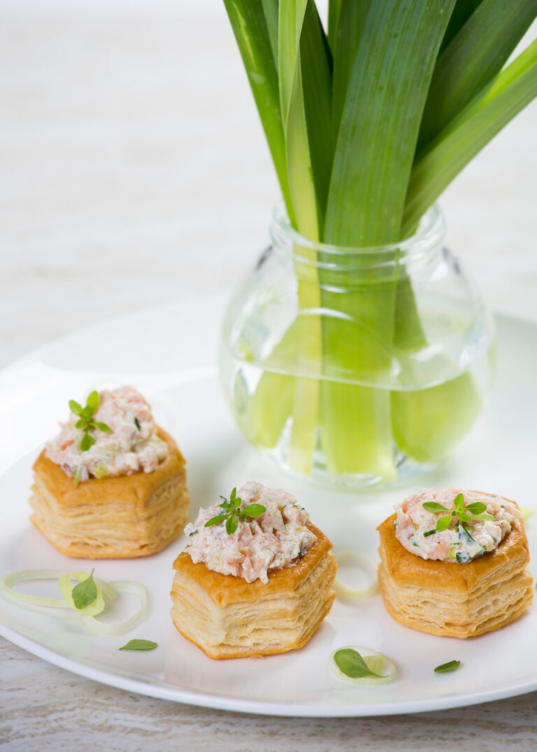 Mini Vol-au-vent de salmão e alho-poró - Arosa